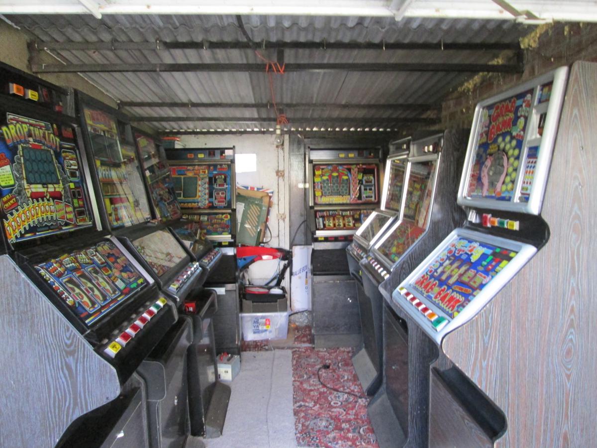 MPU Mecca - HAD A TIDY UP - MPU Mecca - Fruit-Emu